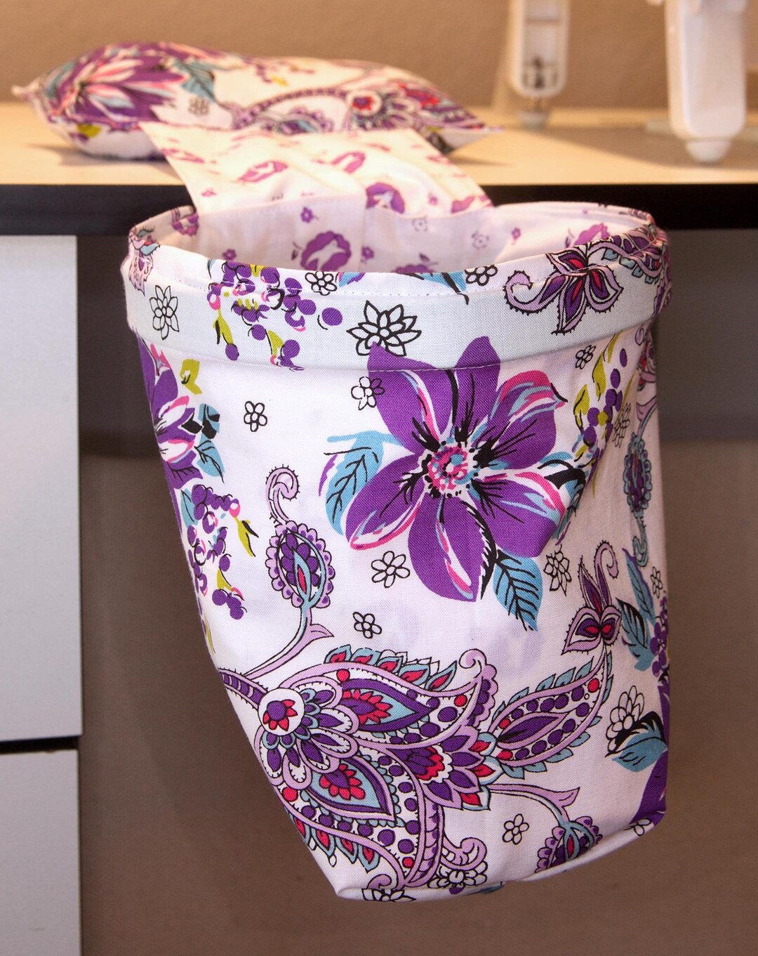 THREAD CATCHER, PINCUSHION Use for Threads, Fabric Scraps, Etc.. Sewing ...