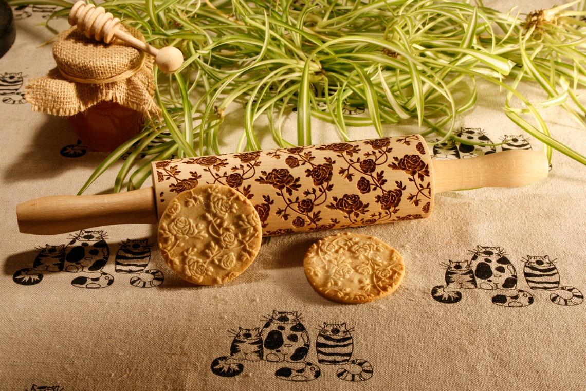 Roses Pattern Rolling Pin. Floral Theme Embossing Rolling Pin. - Etsy