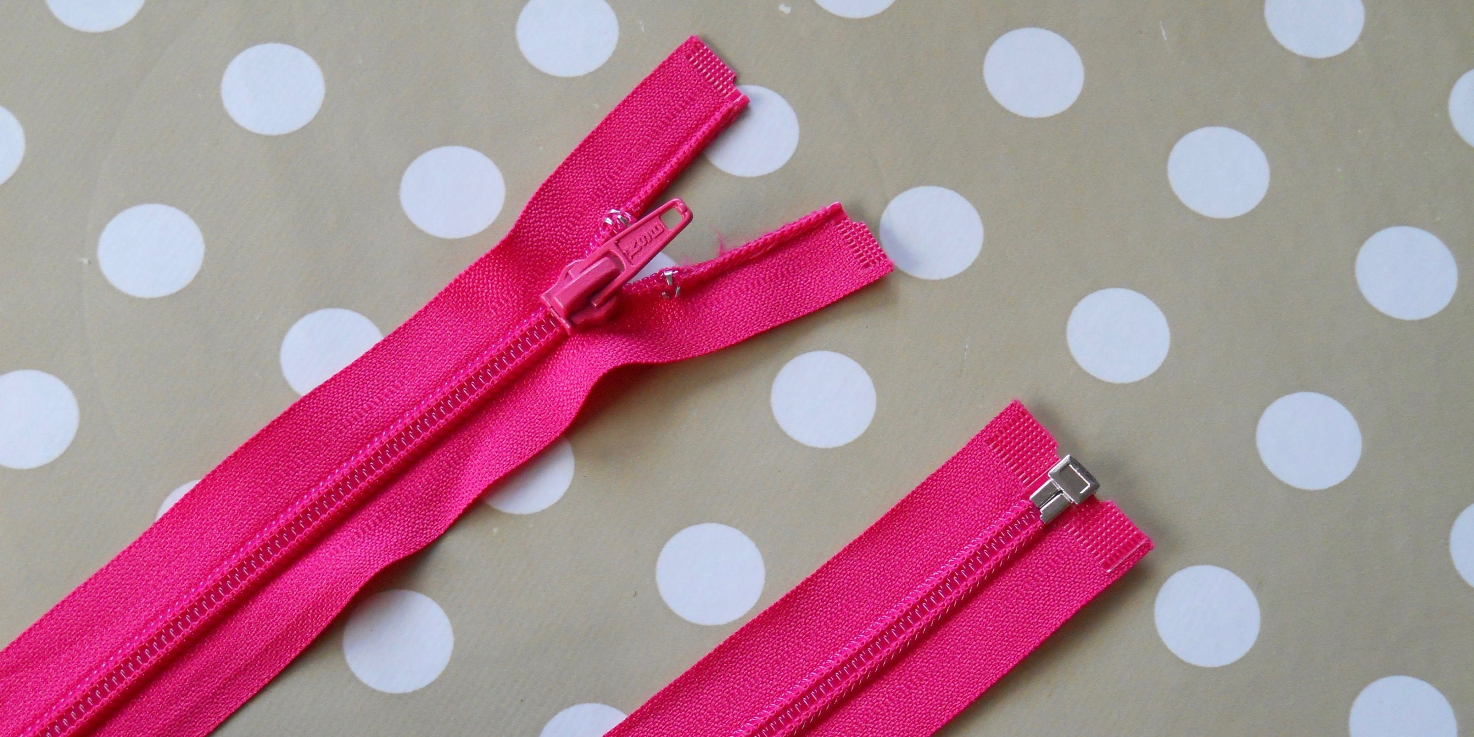 Shocking Pink / Hot Pink Zip- Open Ended Nylon - No 5 Weight- Quality ...