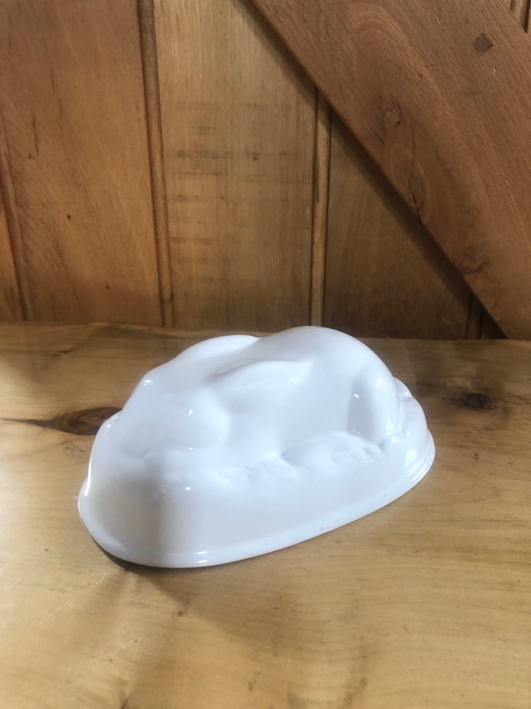 Vintage White Ceramic, Rabbit , Jelly Mould. A Beautifully Formed Mould ...