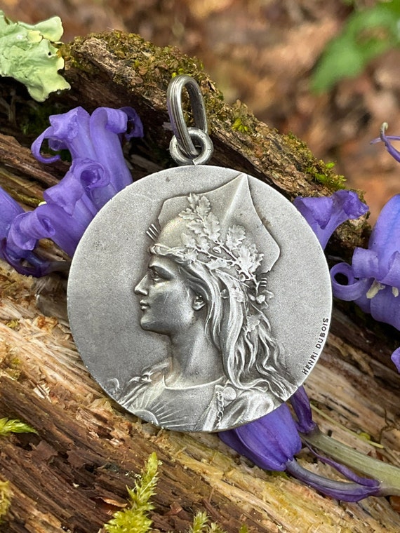 antique french goddess gallia - Gem