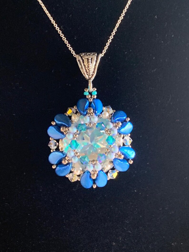 Pretty Flower Pendant Tutorial | Etsy