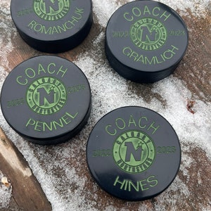 ROSTER HOCKEY PUCKS - Customized Collectors Pucks, Personalized Team ...