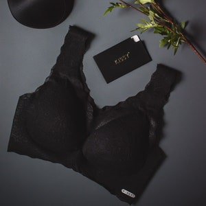 Midnight Black Lace Wireless and Seamless Bra Comfortable and Sexy ...
