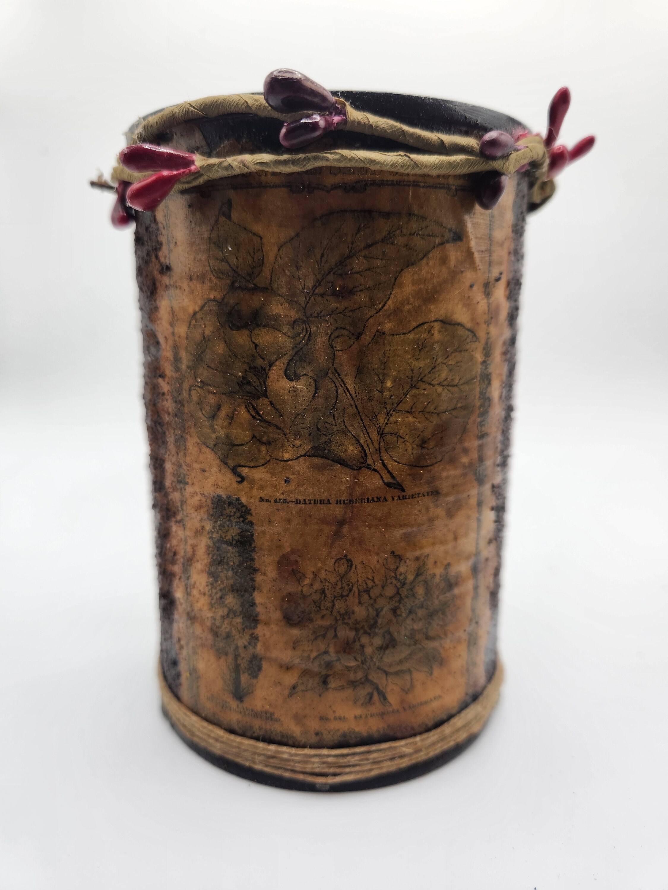 Altered Tin Cans Are Available in 2 Different Styles With the Grunge ...