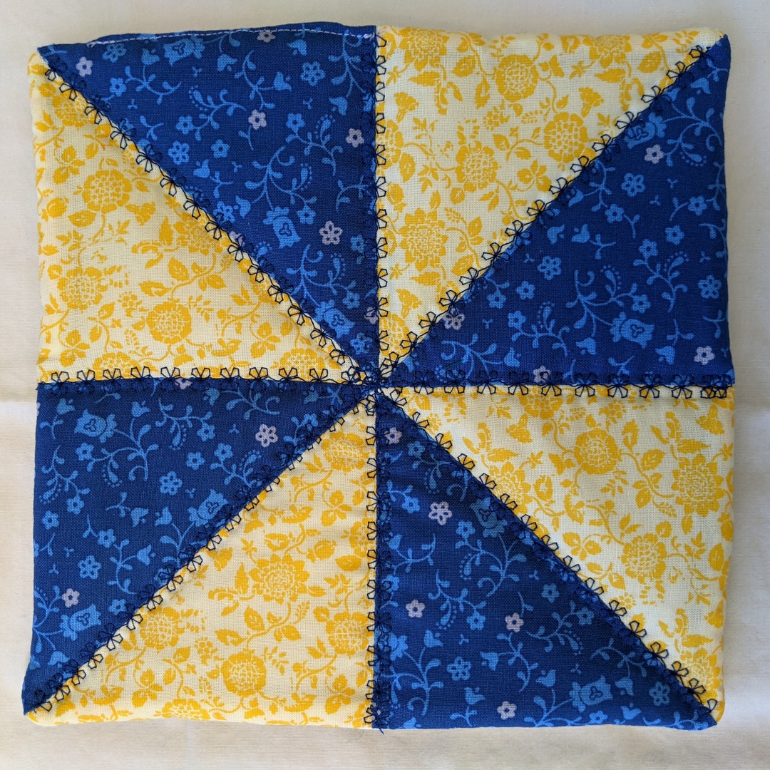 Set of 2 Pinwheel Quilted Pot Holders - Etsy