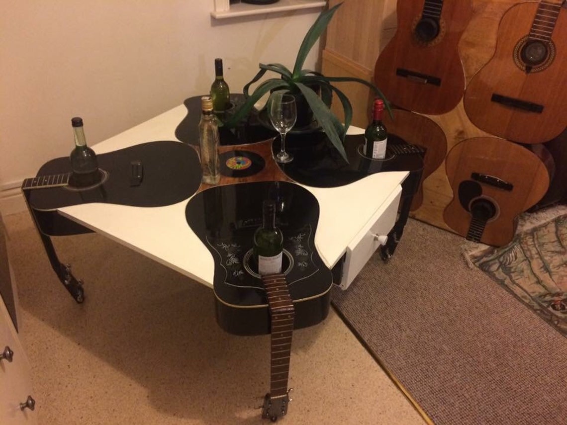 Guitar Table guitable Model the dread, Coffee Table. Ace in Your Living ...