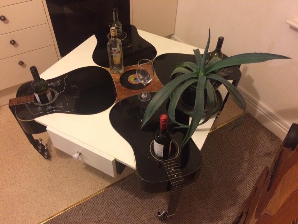 Guitar Table guitable Model the dread, Coffee Table. Ace in Your Living ...
