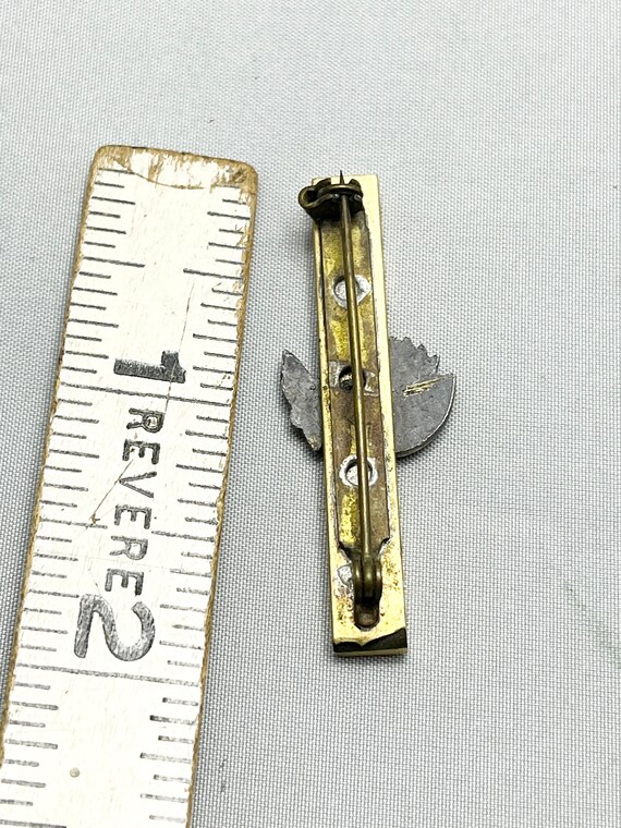 Vintage Knight Solider Gold Bar Pin - Gem