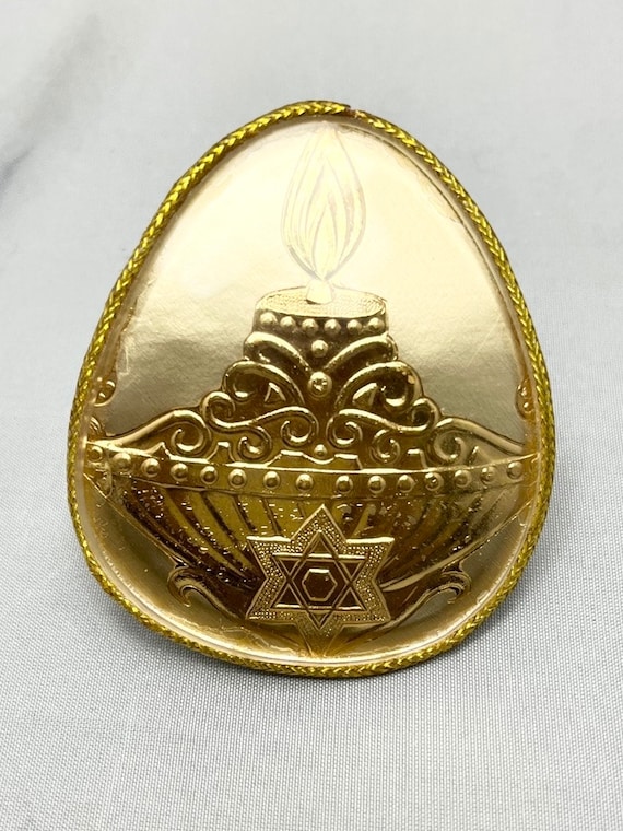 vintage menorah pin - Gem