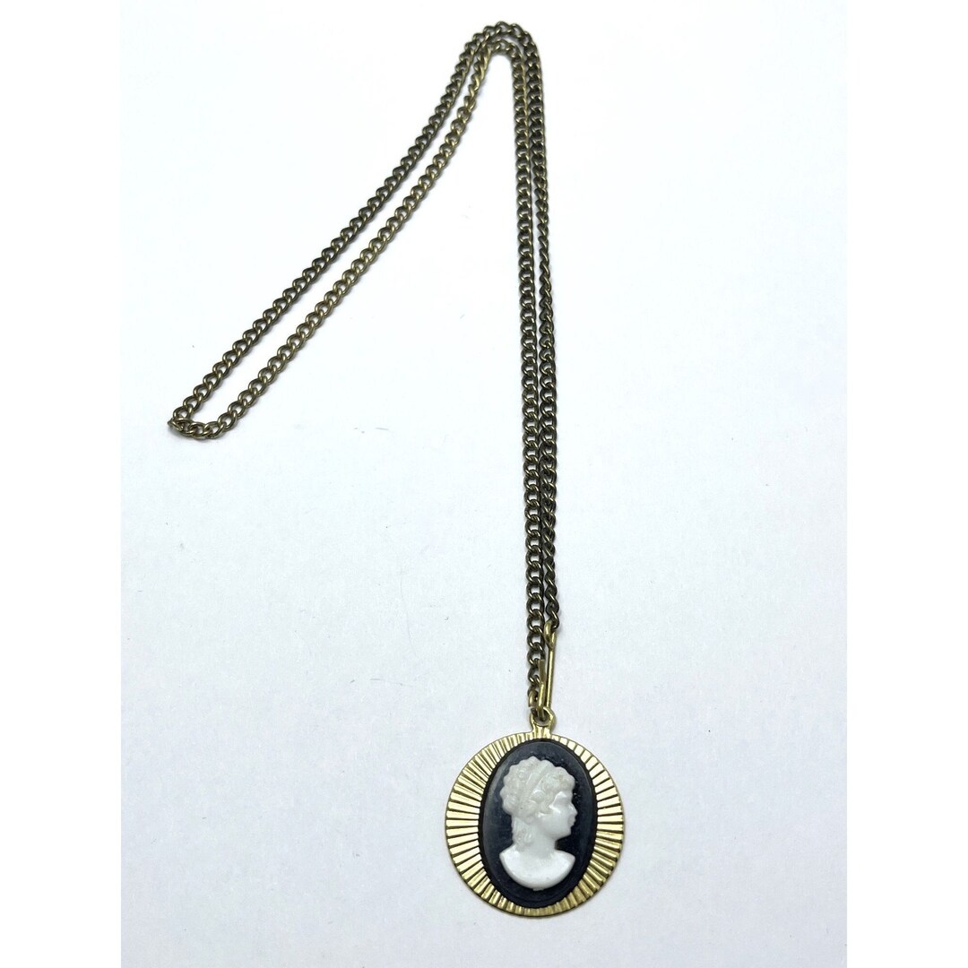 Vintage Black White Cameo Necklace - Etsy