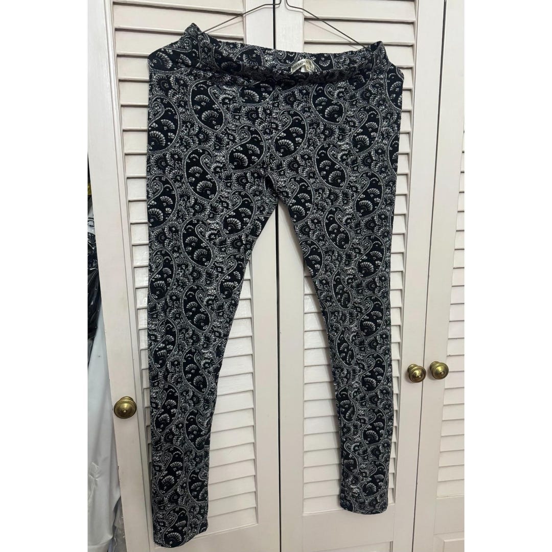 Women's THREADS 4 THOUGHT Brand Black/white Graphic Leggings Size L - Etsy
