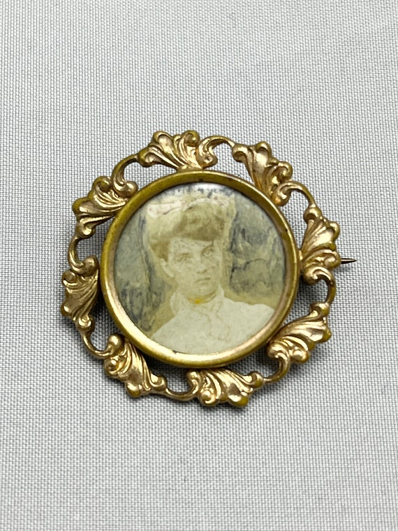 Antique Victorian Picture/Photo/Portrait Button Pin i… - Gem