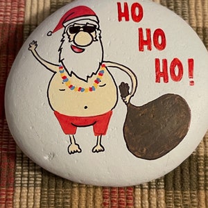 Santa Claus Painted Rock - at the Beach ! Christmas Painted Rocks ...