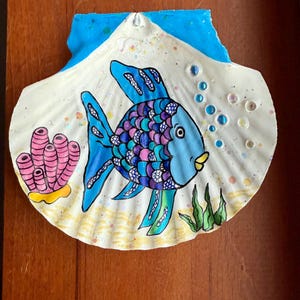 Rainbow Fish Hand Painted Scallop Seashell With 3D Bubbles SEALED - Etsy