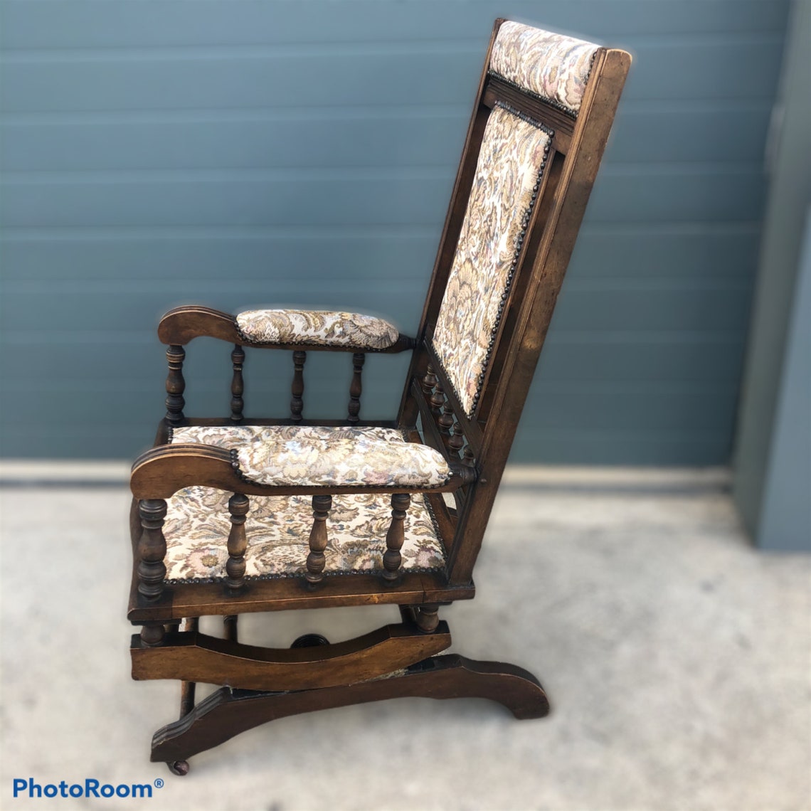 Handsome Antique American Rocking Chair | Etsy