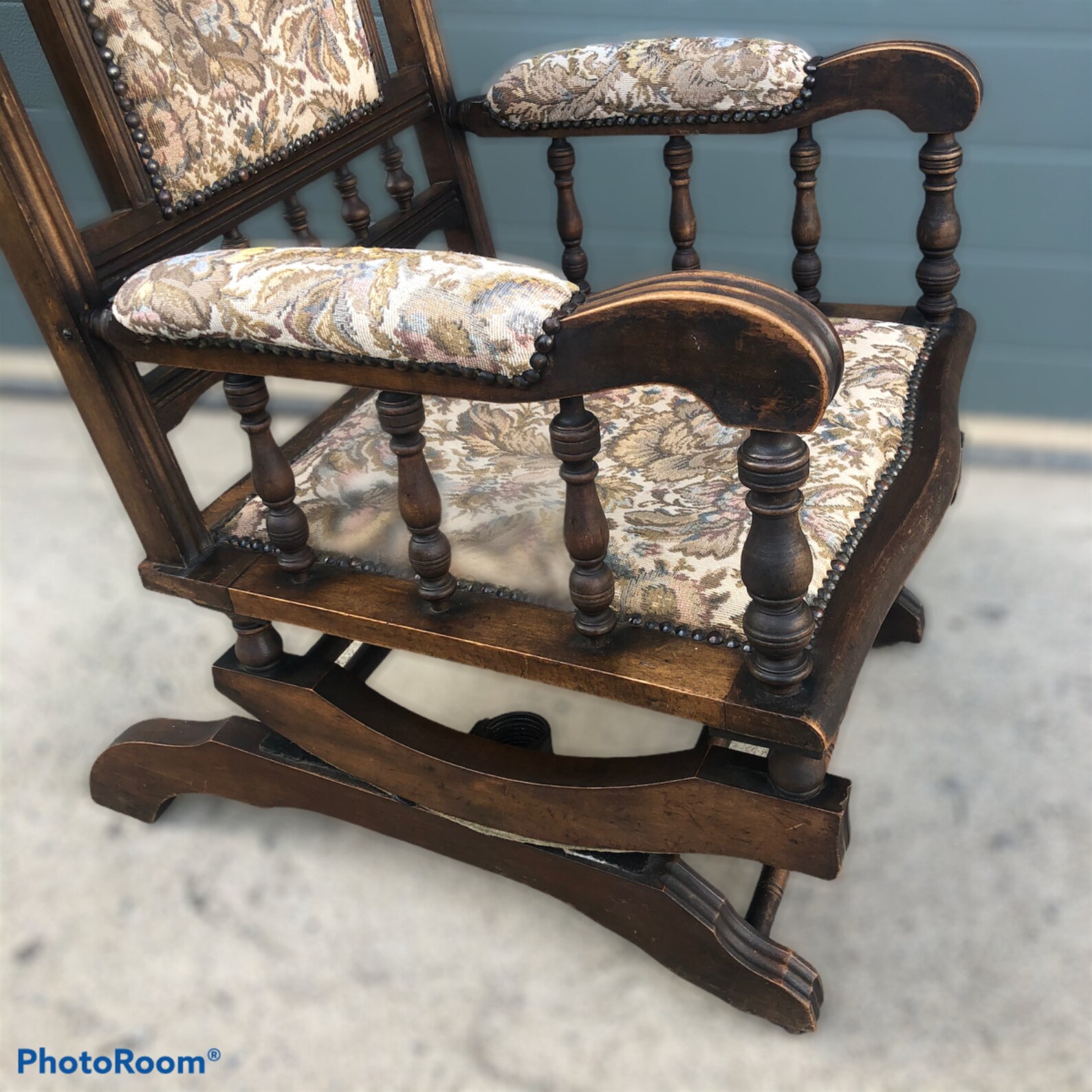 Handsome Antique American Rocking Chair | Etsy