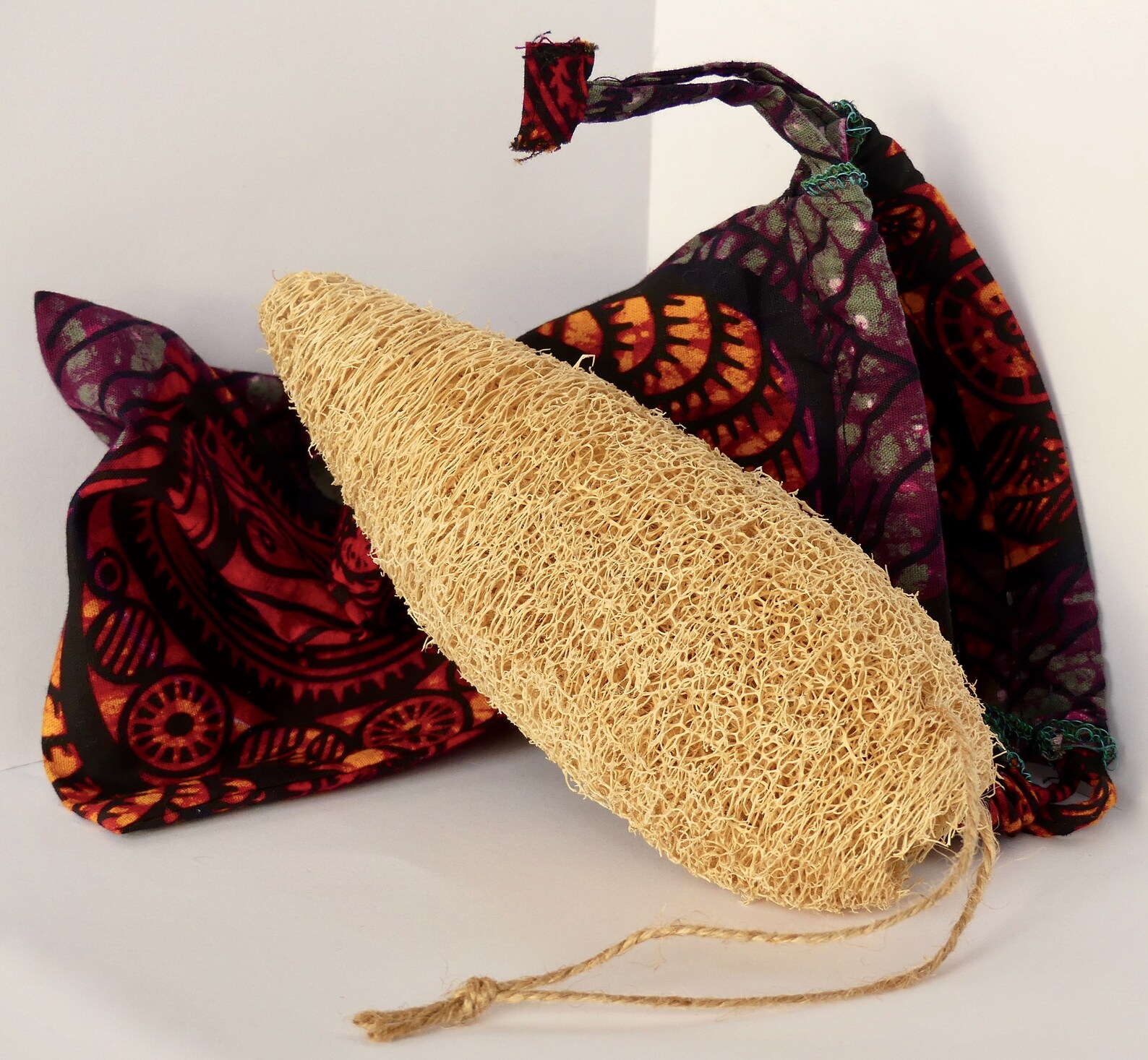 Natural Loofah Exfoliating Body Scrubber With Cotton Travel Bag - Etsy UK