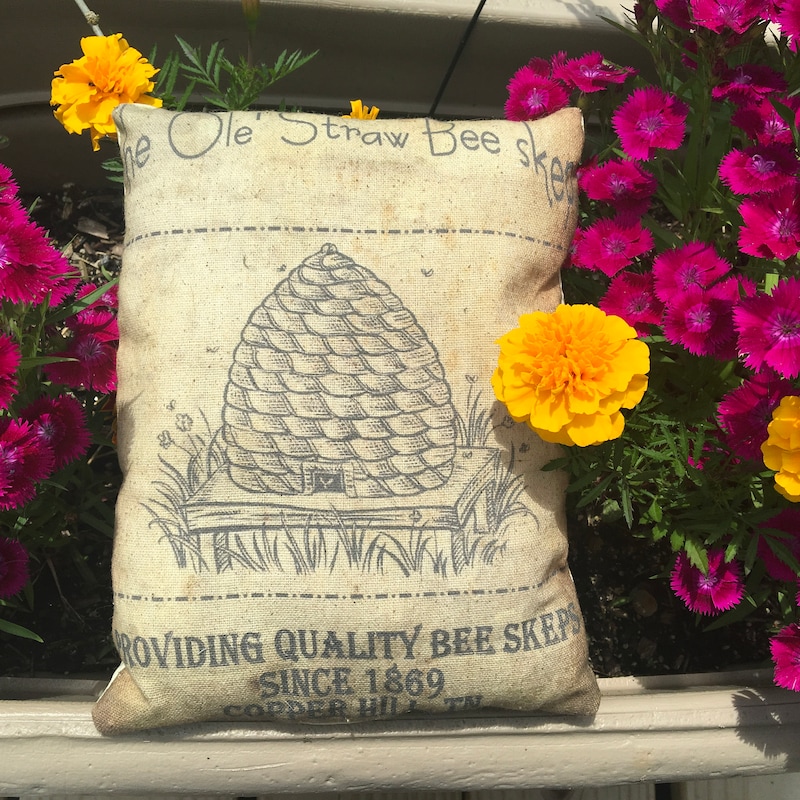 Primitive Bee - Etsy