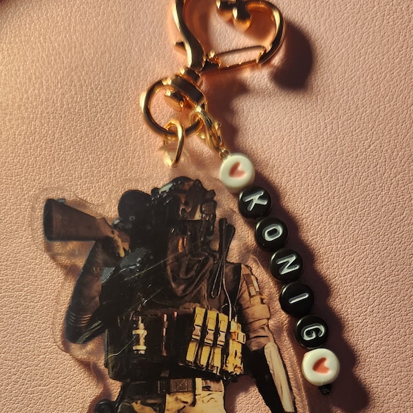 König Call of Duty Keychain - Etsy