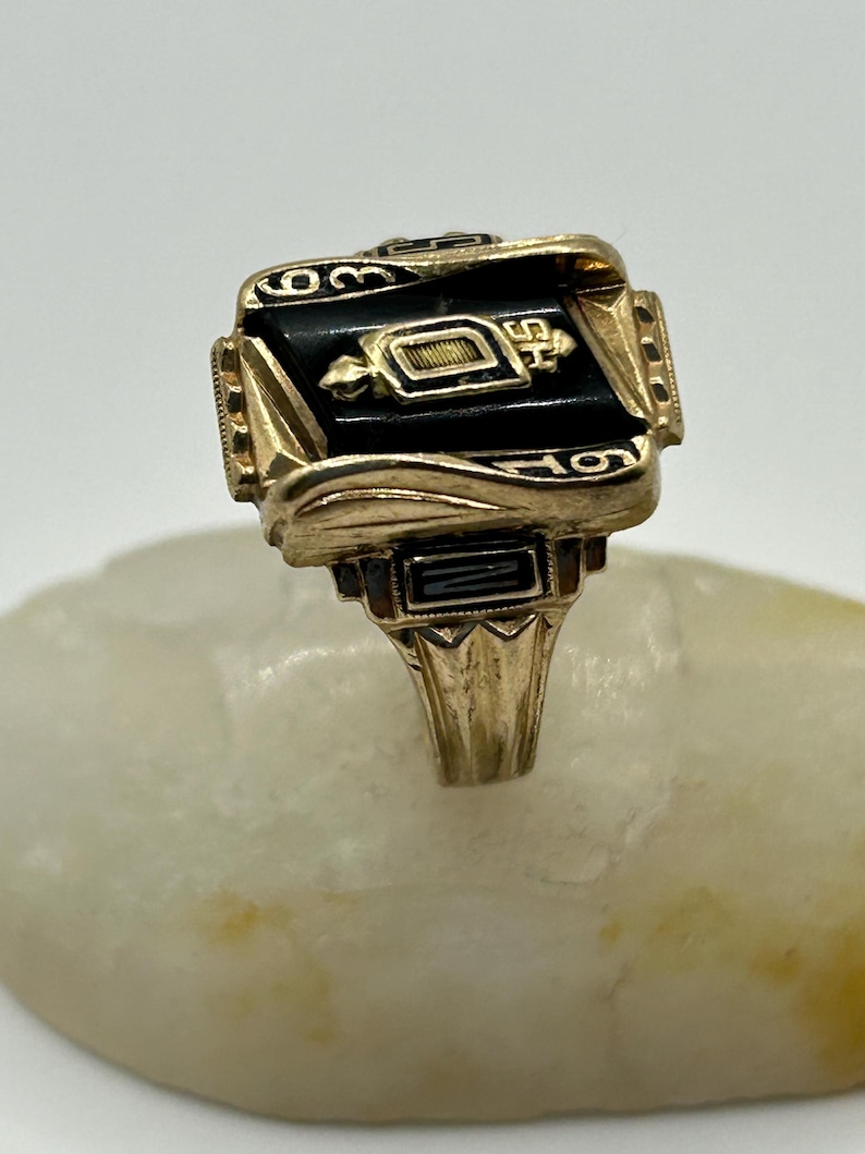 Vintage 1963 Class Ring 10K Solid Gold – “D” Emblem Rare High School ...