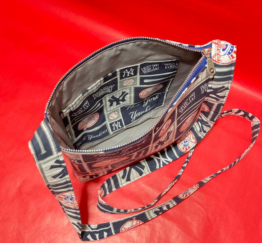 MLB New York Yankees Crossbody Purse-patch/vintage, New York Yankees ...