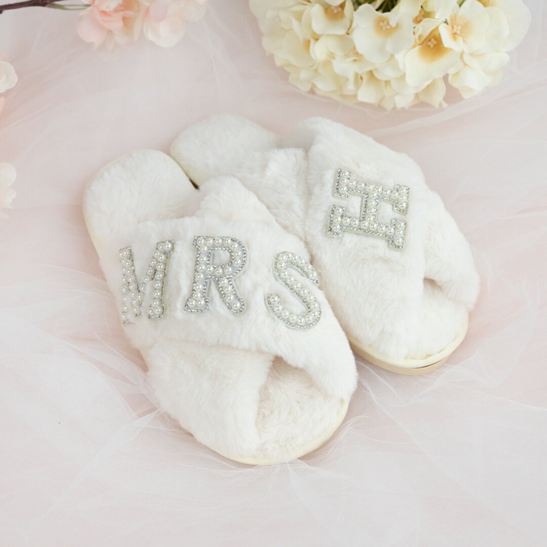Bridal Slippers, Custom Mrs Fluffy Slippers With Pearls Letters, Bridal ...