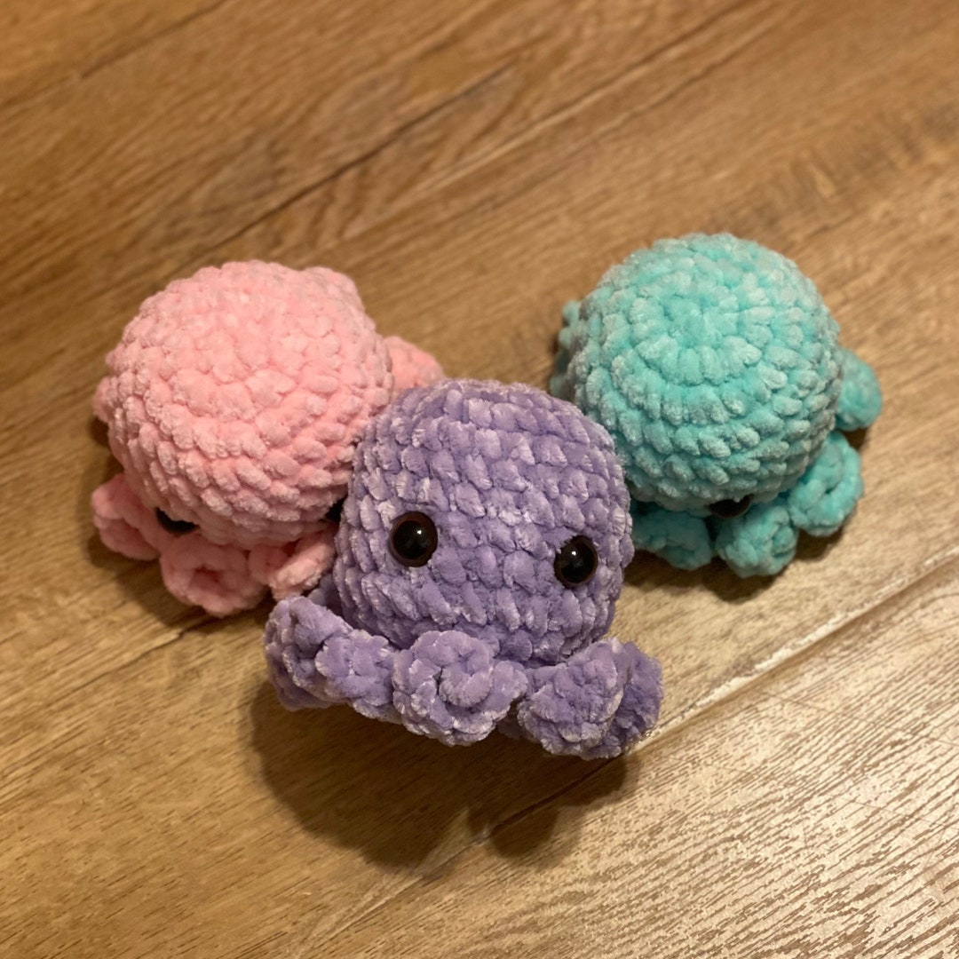 Small Octo Plush - Etsy