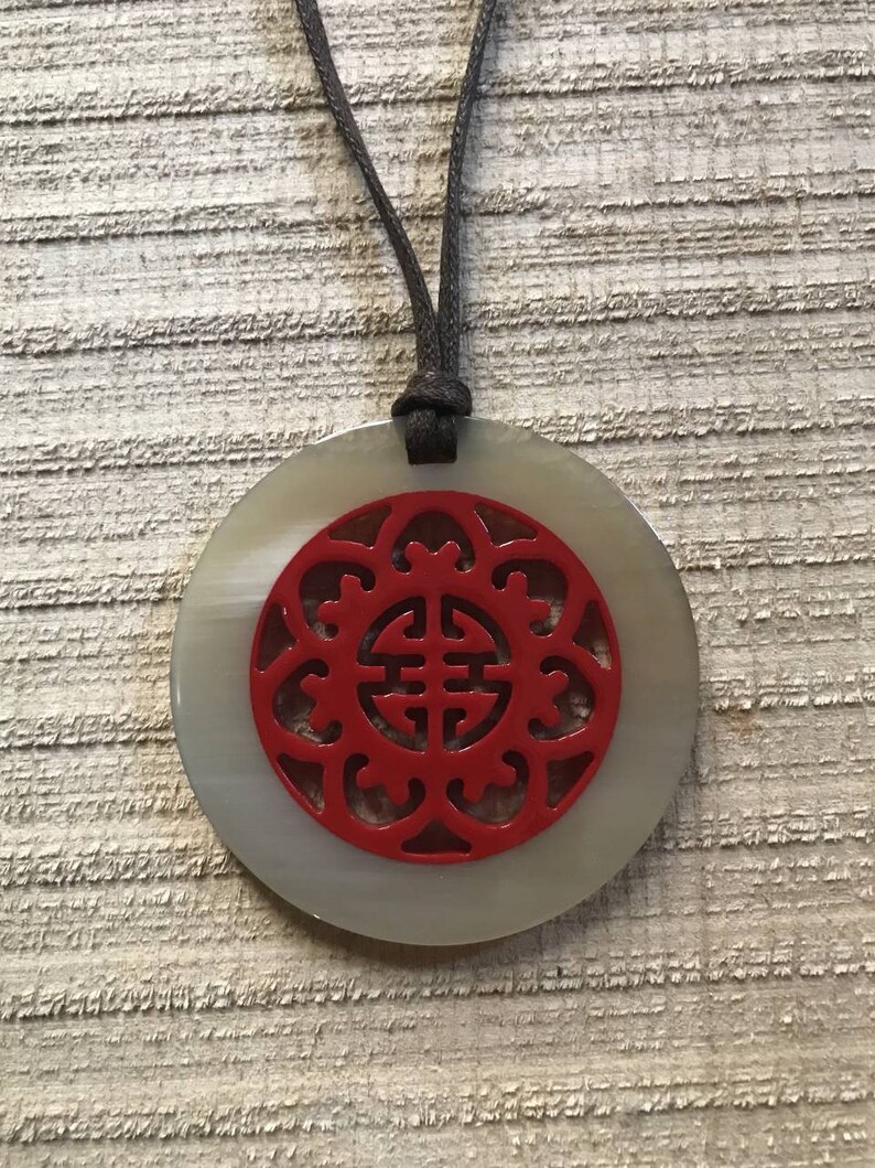 Chinees lang leven symbool met lotusbloem uitgesneden lak - Etsy Nederland