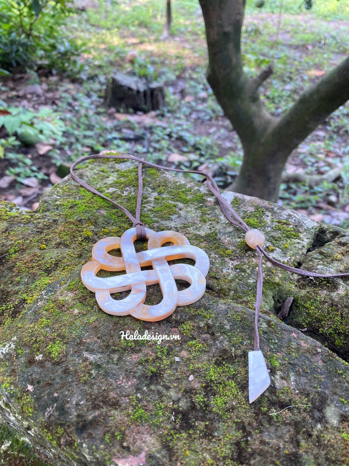 Buffalo Horn Celtic Knot Pendant -handcraving Mystic Knot Buffalo Horn ...
