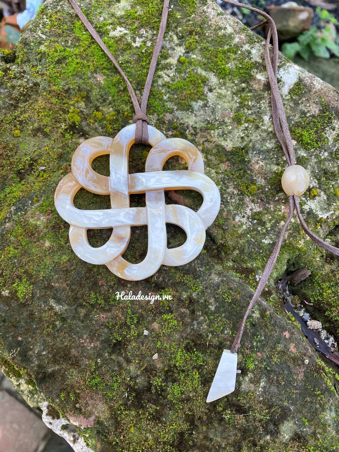 Buffalo Horn Celtic Knot Pendant -handcraving Mystic Knot Buffalo Horn ...