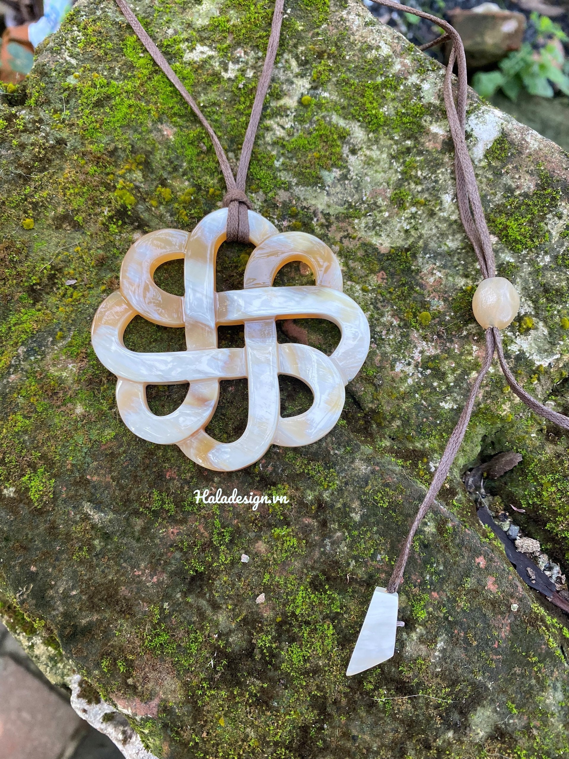 Buffalo Horn Celtic Knot Pendant -handcraving Mystic Knot Buffalo Horn ...