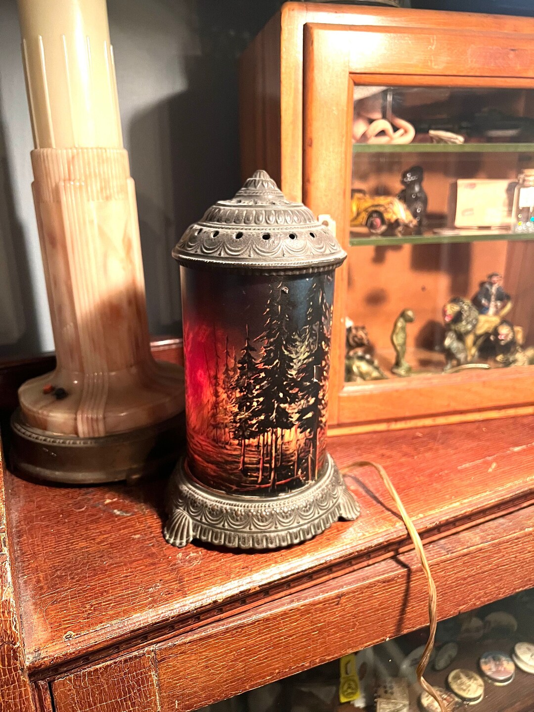 Antique Scene-in-action Motion Lamp - Vintage Cast Iron and Glass Light ...