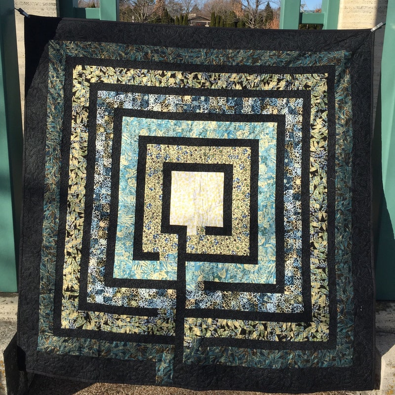 Labyrinth Quilt - Etsy