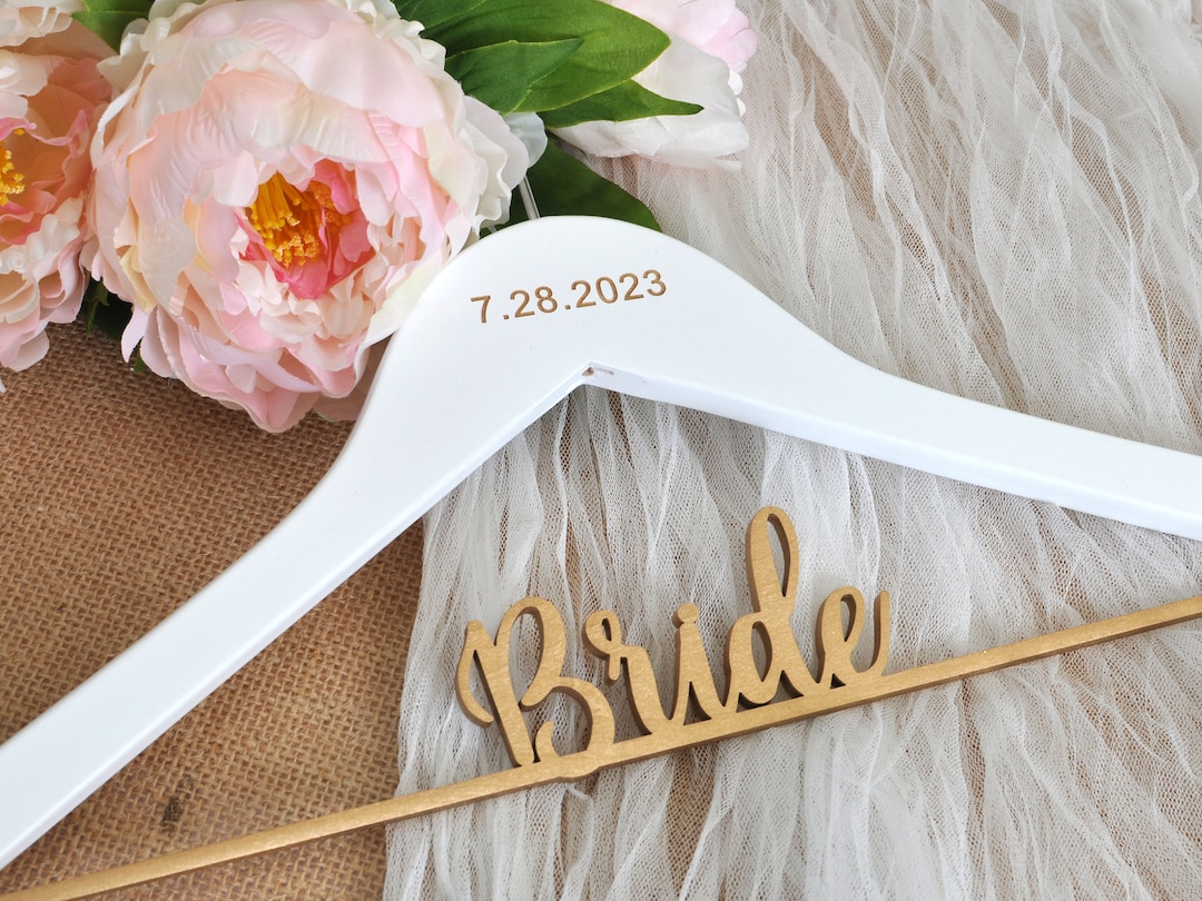 Personalized Wedding Hanger: Custom Name, Bridal Shower Gift - Etsy