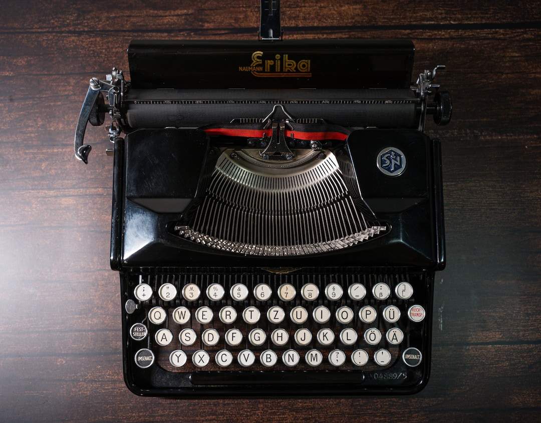 Working Erika 5 Typewriter: 1940s Black German Typewriter - Etsy