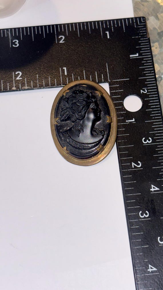 Vintage black cameo, copper color brooch - Gem