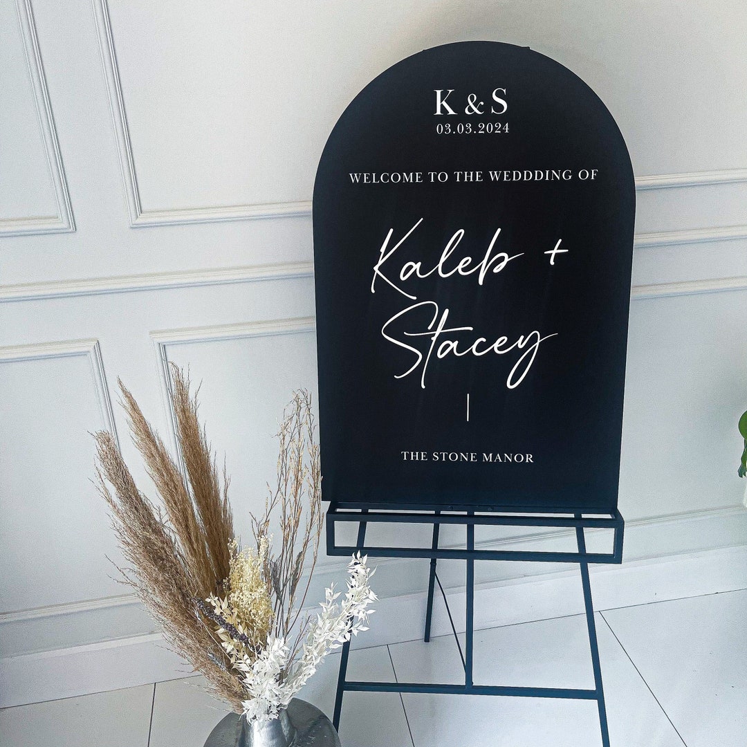 Dome Top Wedding Welcome Sign, Black & White Arched Wedding Venue ...