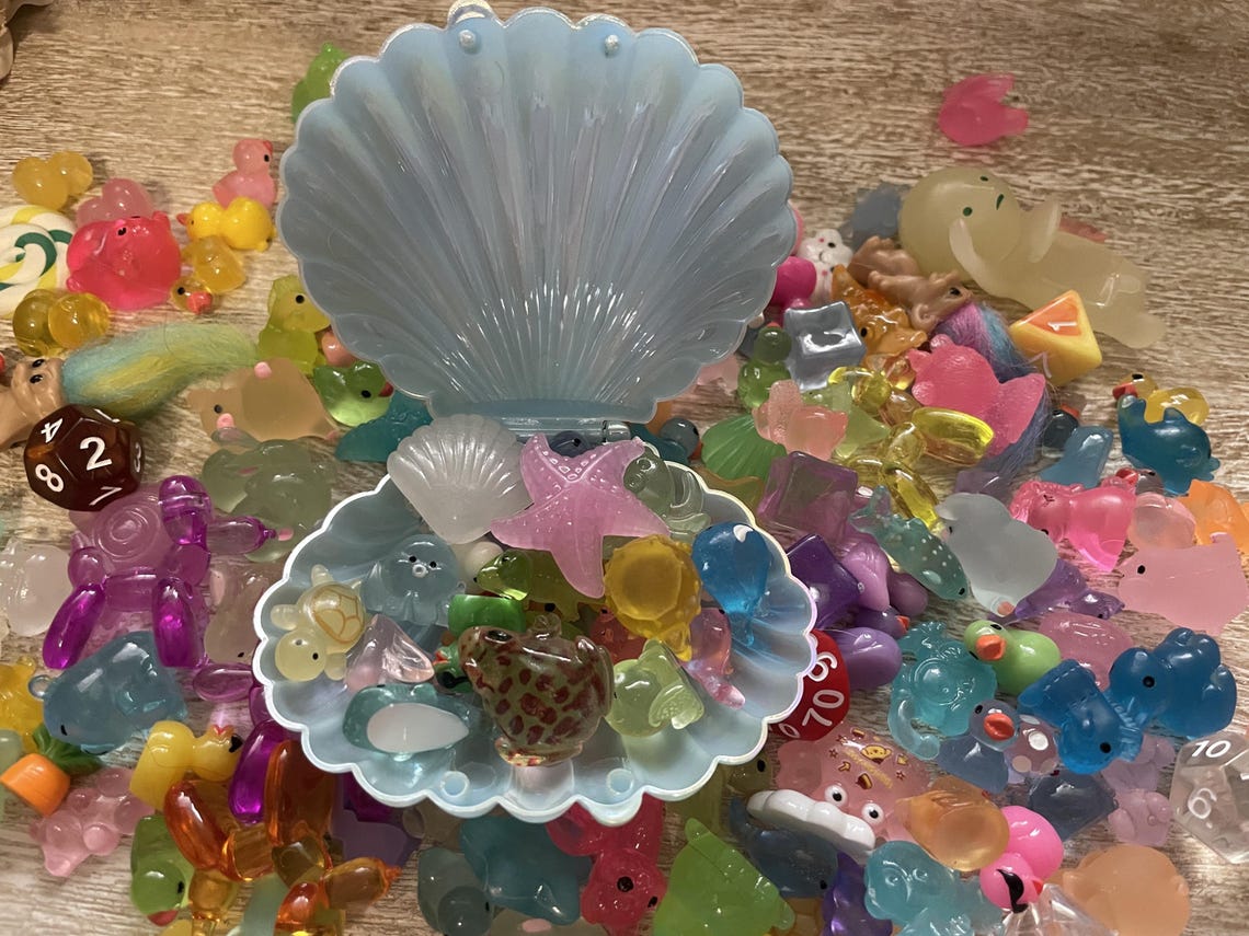 Trinket Chest | Trinkets | Miniature Figures | Crow Scoop | Resin ...