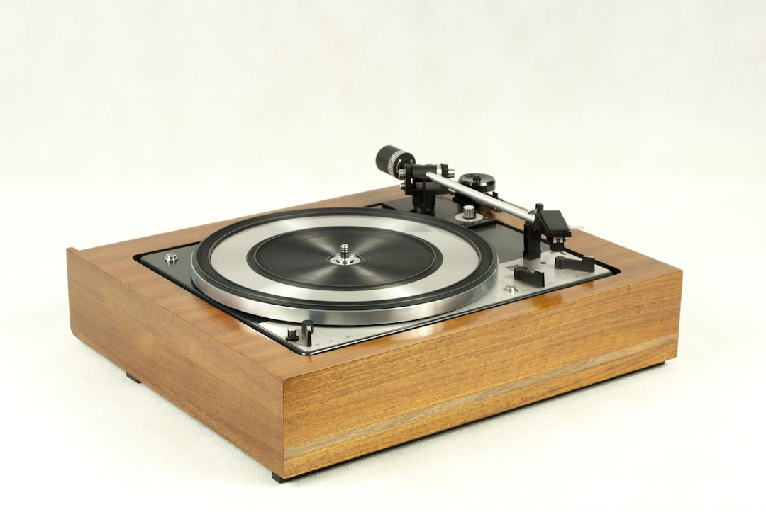 Dual 1209 - a Classic Turntable From the 70s of the 20th Century ...