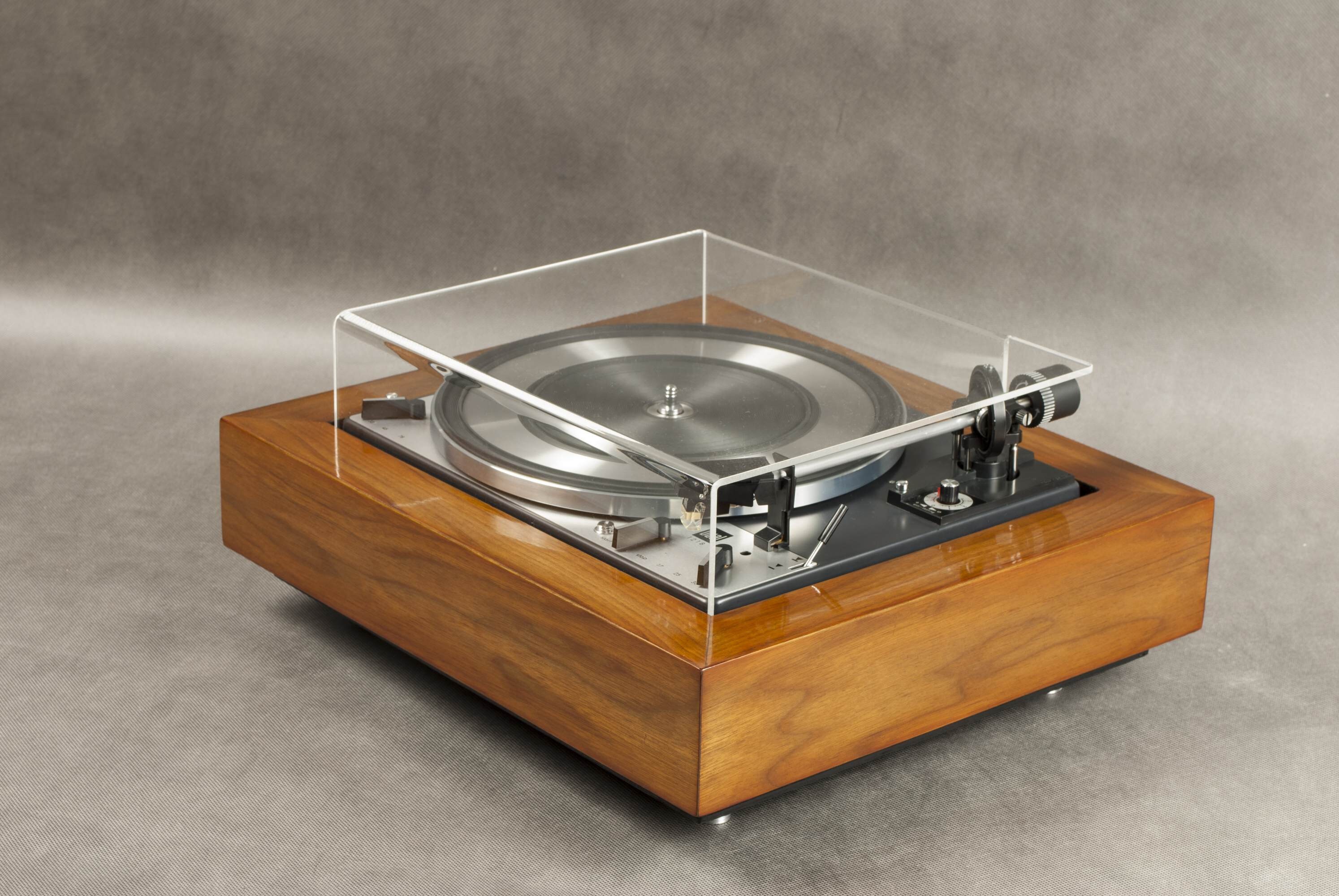 DUAL 1218 Turntable From the Early 1970s. Fully Functional, in a Unique ...