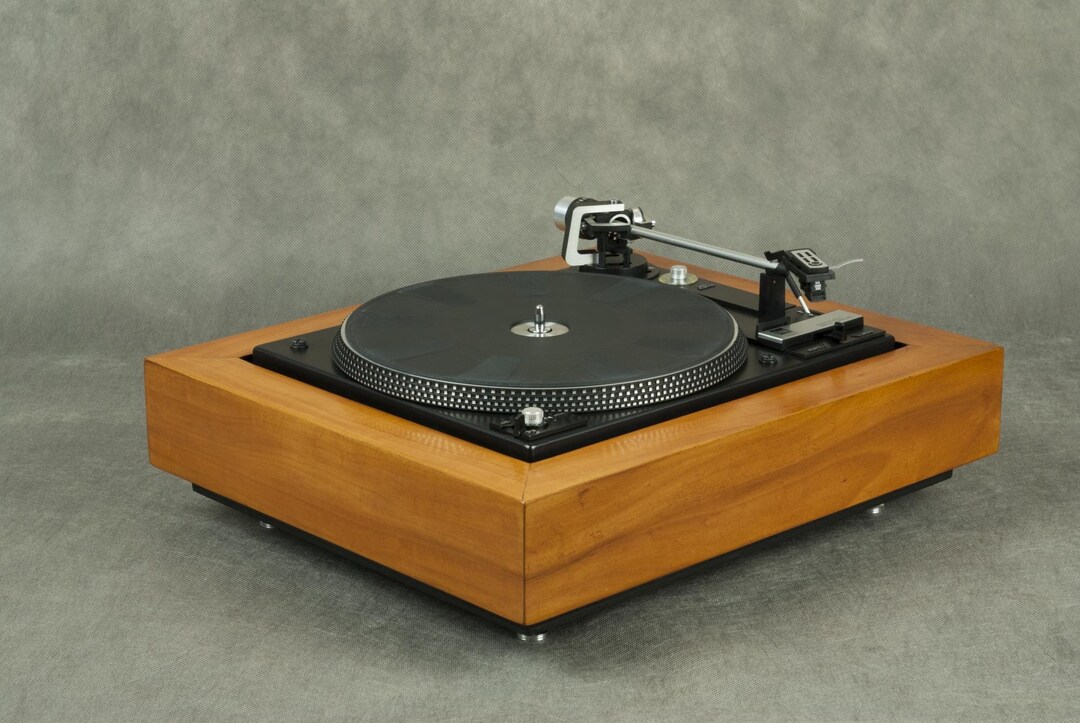 Dual 1237 - German Turntable Manufactured in the Late 70s of the Last ...