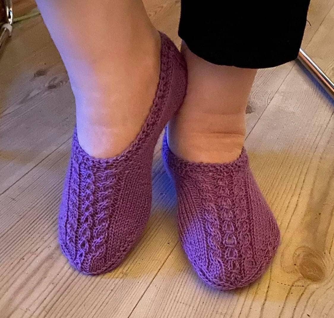 Sutsko - Tøfler Med Falsk Flet Mønster Og Snoninger- Opskrift - Etsy