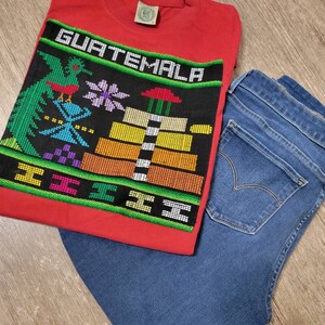 SMALL Red Guatemalan Shirt, El Quetzal Embroidered Crew Neck T-shirt ...