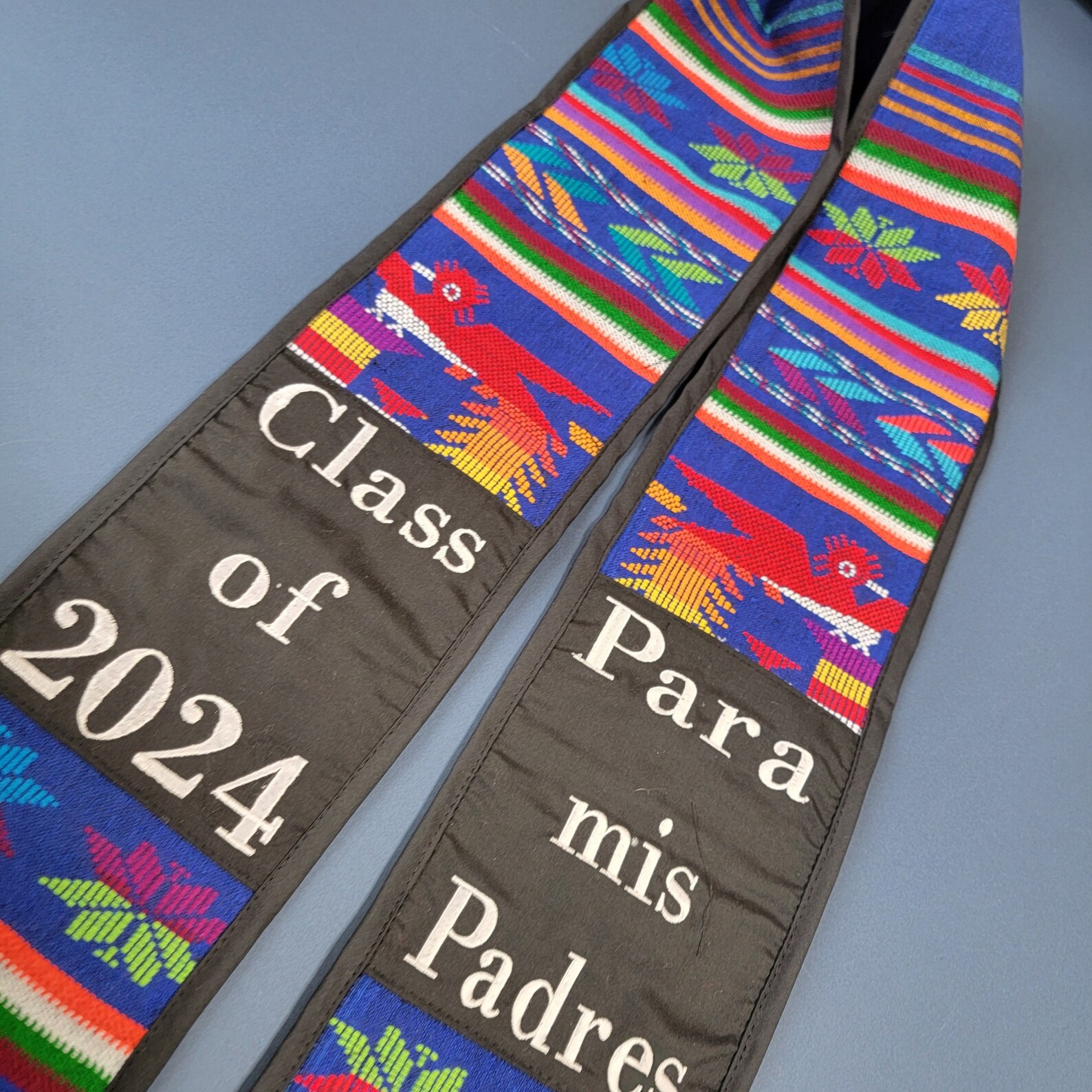 NOT CUSTOMIZABLE para Mis Padres Graduation Sash, Central American Sash ...