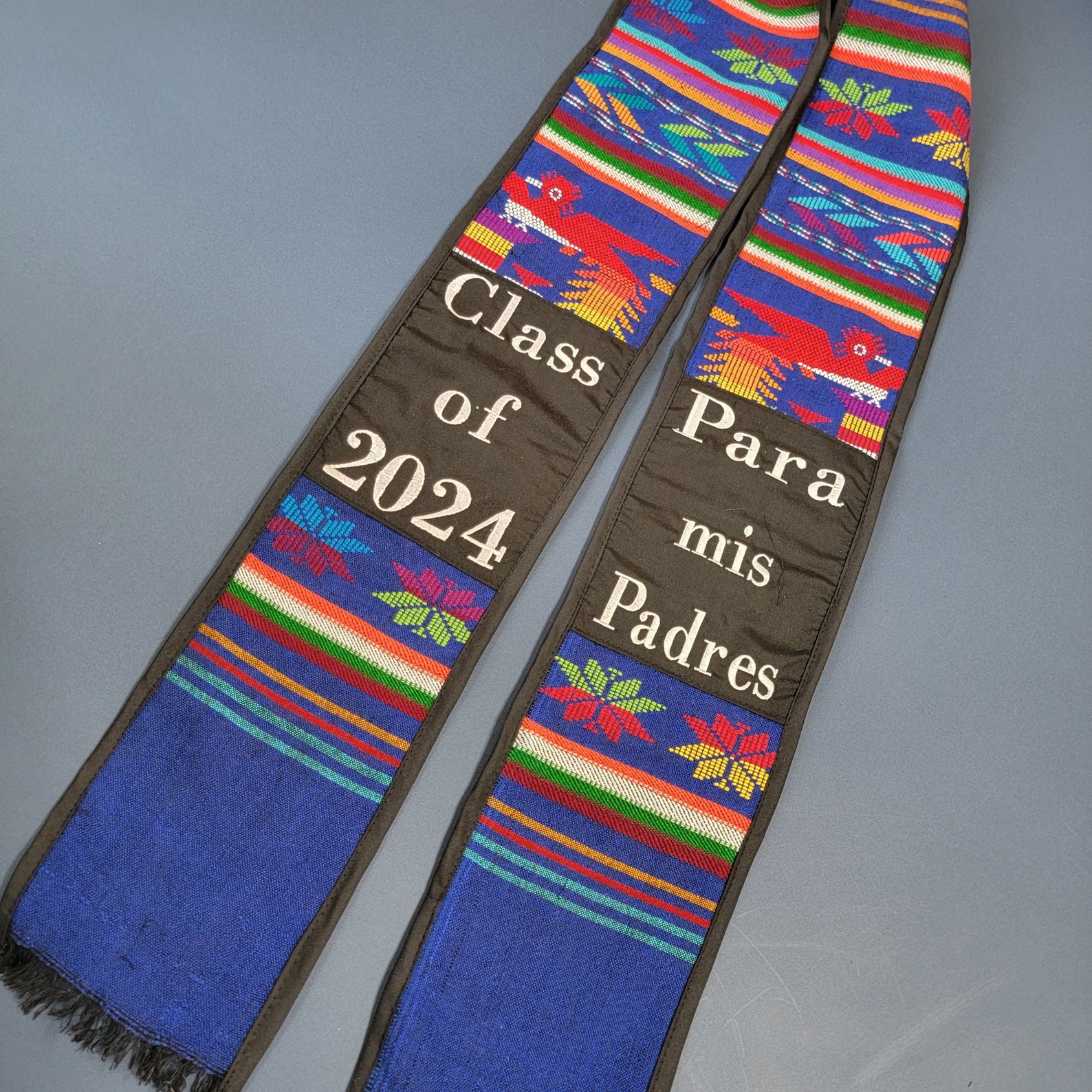 NOT CUSTOMIZABLE para Mis Padres Graduation Sash, Central American Sash ...