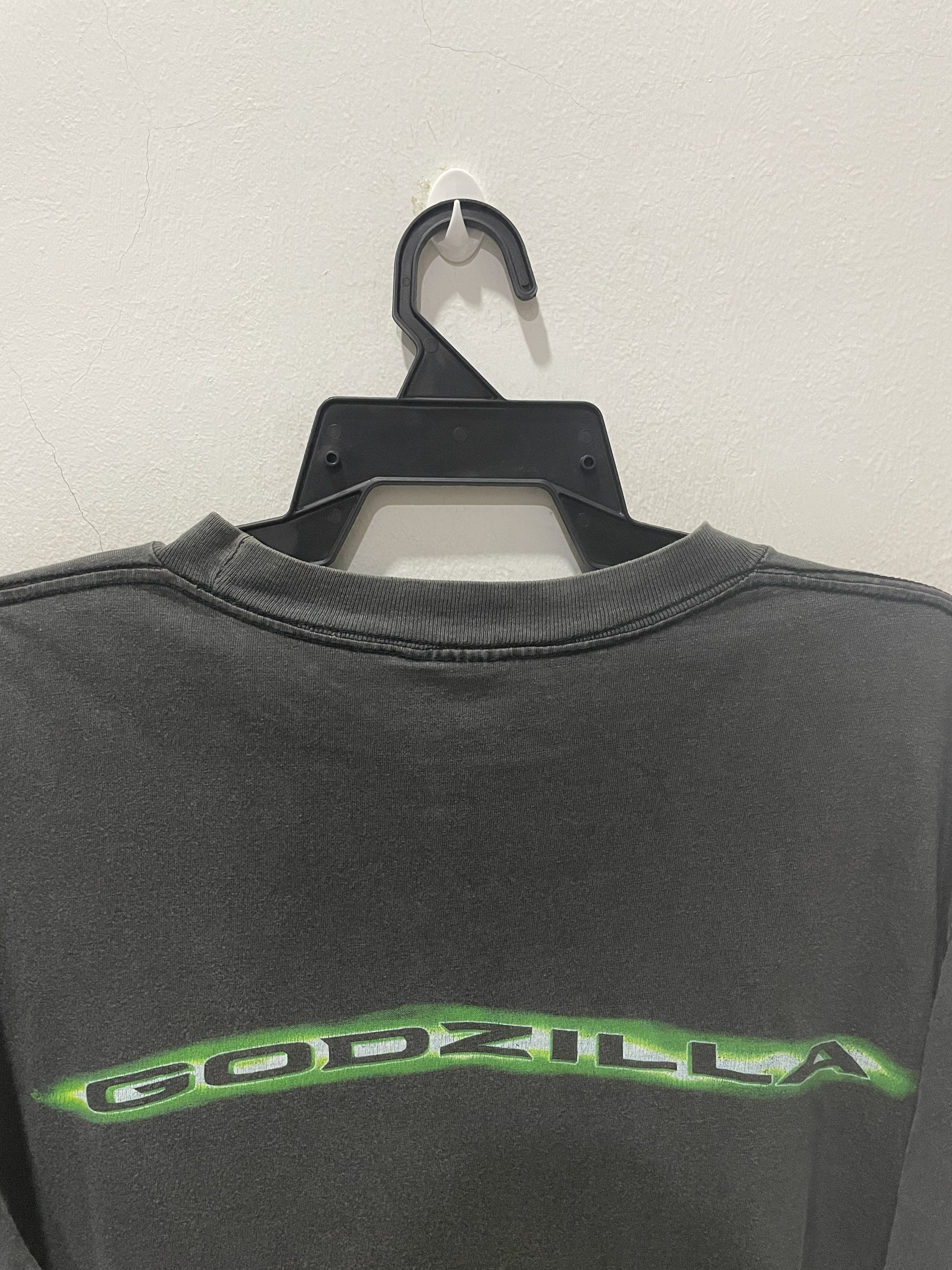 Vintage 90s Godzilla Science Fiction Movie Tee Sun Faded Worn/ Film ...