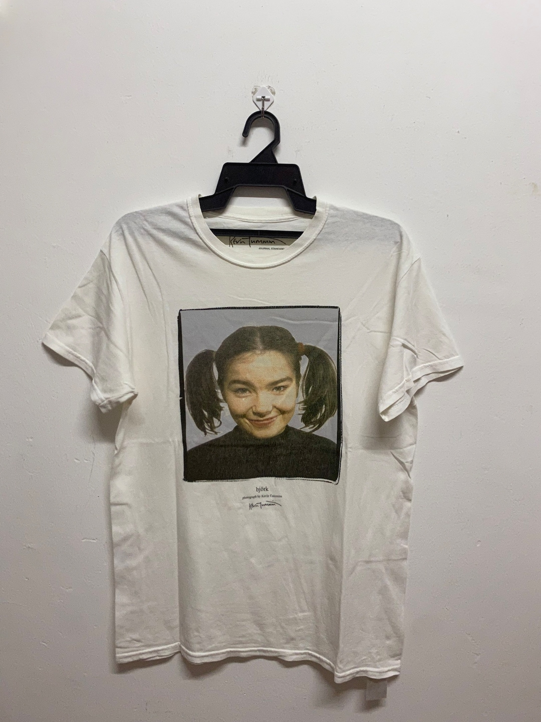 Bjork Photo Tee by Kevin Cummins - Etsy