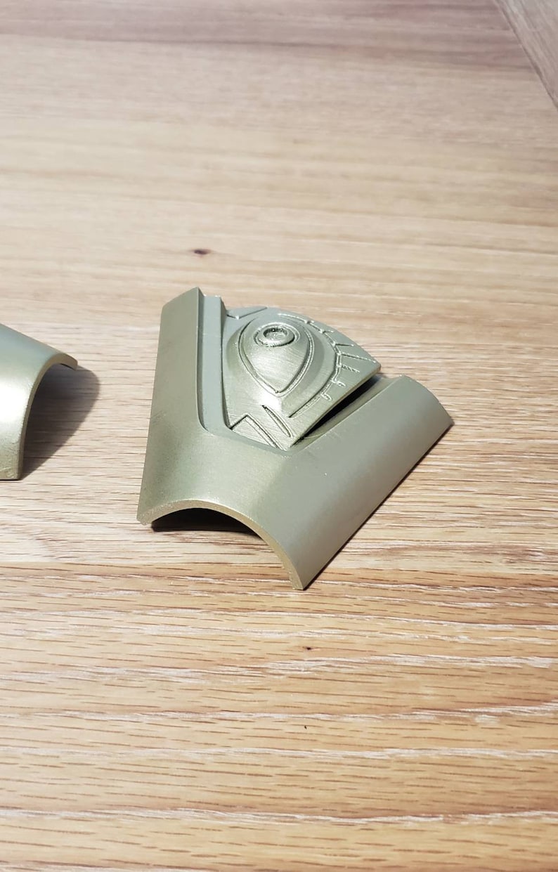 Mysterio Cape Clasps - 3D Printed - Spiderman Far From Home - Prop ...