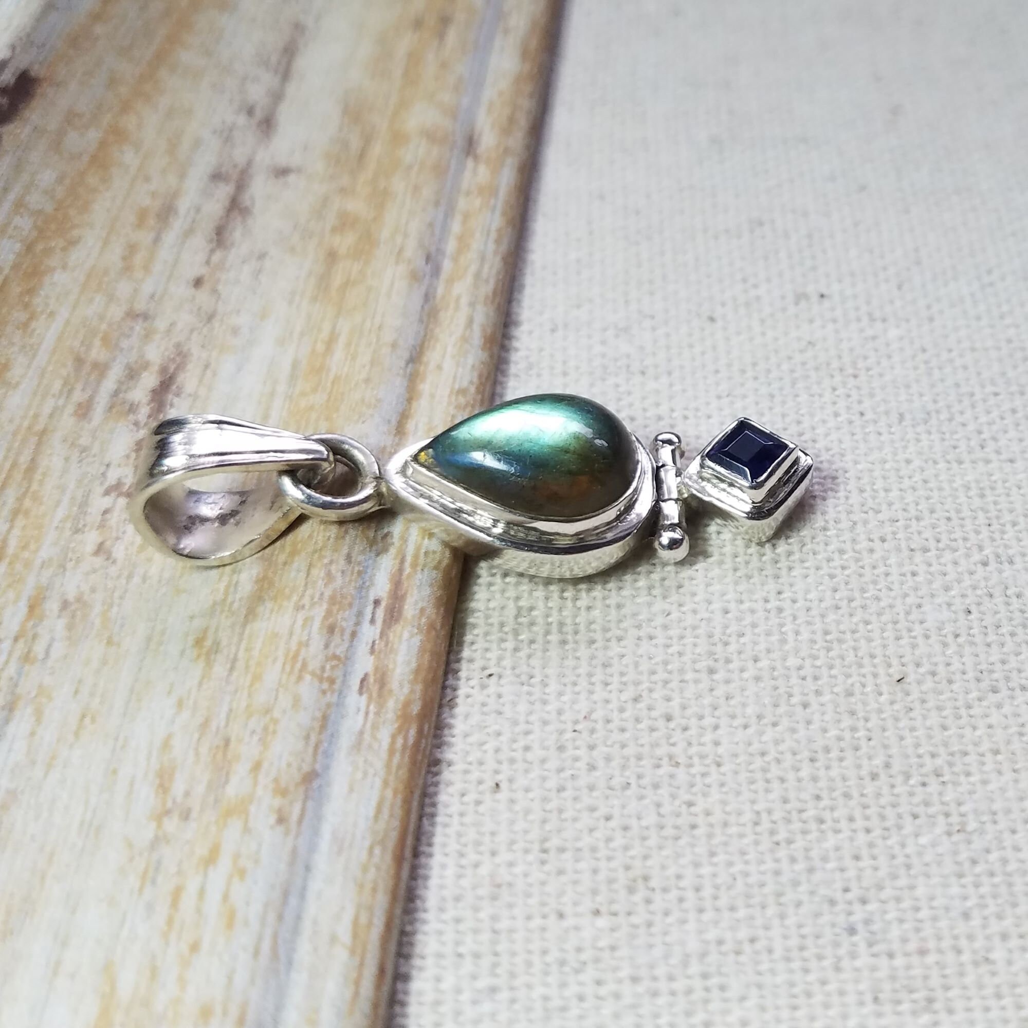 Handcrafted Bali Indonesian Genuine Gemstone Style Pendants - Etsy